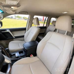 Balts Toyota Land Cruiser 2012 Rīga, ar dzinēja tilpumu 3.00 L un nobraukumu 210 tūkst. km par 24500 €, foto 5 vietnē AUTOMOTO.COM.LV