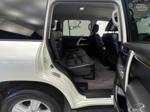 Белый Тойота Ленд Крузер 2014 в Авиженяй, объемом двигателя 4.50 л и пробегом 310 тыс. км за 26900 €, фото 10 на AUTOMOTO.COM.LV