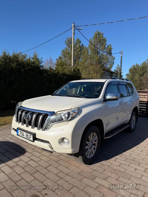 White Toyota Land Cruiser 2014 in Parnu, with an engine capacity of 3.00 L and mileage of 254 thousand km for 30500 €, photo 1 on AUTOMOTO.COM.LV