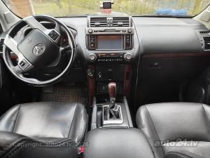 Balts Toyota Land Cruiser 2014 Tallina, ar dzinēja tilpumu 3.00 L un nobraukumu 219 tūkst. km par 27000 €, foto 6 vietnē AUTOMOTO.COM.LV