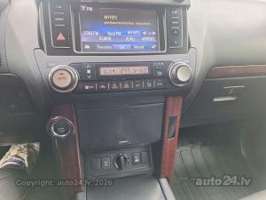 Balts Toyota Land Cruiser 2014 Tallina, ar dzinēja tilpumu 3.00 L un nobraukumu 196 tūkst. km par 26990 €, foto 10 vietnē AUTOMOTO.COM.LV