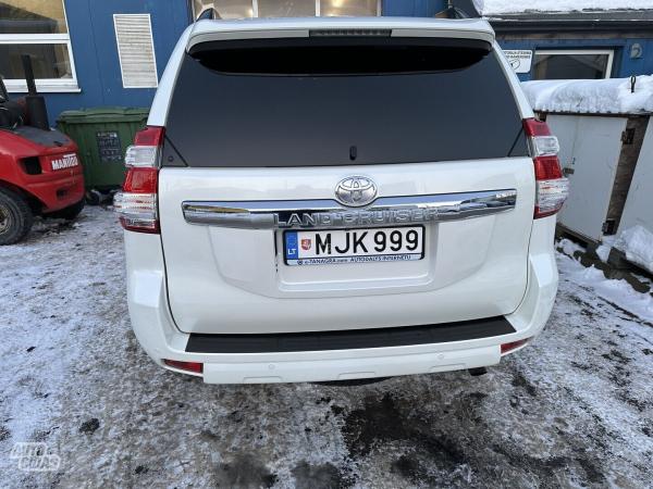 Balts Toyota Land Cruiser 2015 Viļņa, ar dzinēja tilpumu 2.90 L un nobraukumu 189 tūkst. km par 30000 €, foto 6 vietnē AUTOMOTO.COM.LV