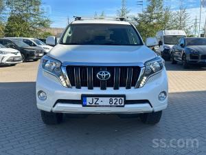 White Toyota Land Cruiser 2015 in Liepaja, with an engine capacity of 3.00 L and mileage of 158 thousand km for 29900 €, photo 8 on AUTOMOTO.COM.LV