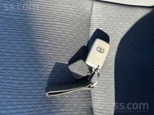 White Toyota Land Cruiser 2015 in Liepaja, with an engine capacity of 3.00 L and mileage of 158 thousand km for 29900 €, photo 21 on AUTOMOTO.COM.LV