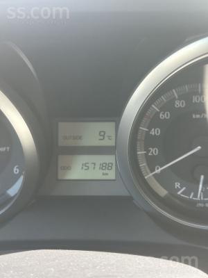 Balts Toyota Land Cruiser 2015 Liepāja, ar dzinēja tilpumu 3.00 L un nobraukumu 157 tūkst. km par 29000 €, foto  vietnē AUTOMOTO.COM.LV