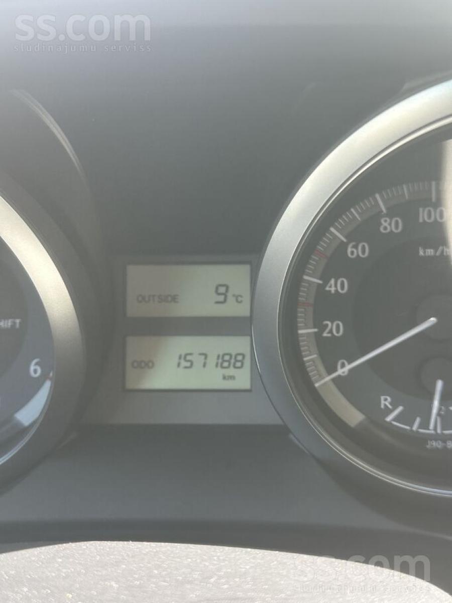 Balts Toyota Land Cruiser 2015 Liepāja, ar dzinēja tilpumu 3.00 L un nobraukumu 157 tūkst. km par 29000 €, foto 1 vietnē AUTOMOTO.COM.LV