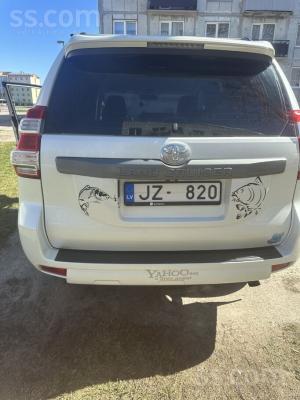 Balts Toyota Land Cruiser 2015 Liepāja, ar dzinēja tilpumu 3.00 L un nobraukumu 157 tūkst. km par 29000 €, foto 6 vietnē AUTOMOTO.COM.LV