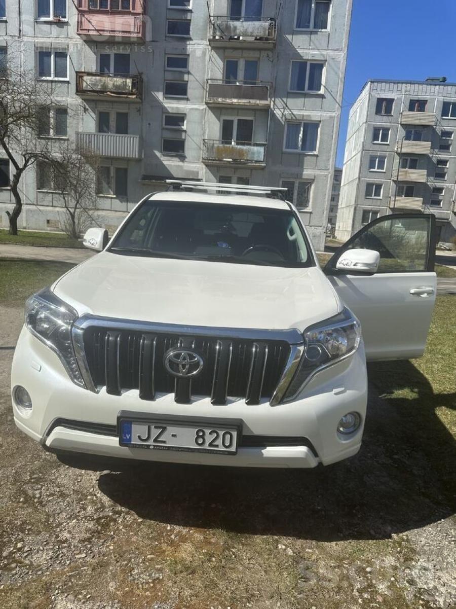 Balts Toyota Land Cruiser 2015 Liepāja, ar dzinēja tilpumu 3.00 L un nobraukumu 157 tūkst. km par 29000 €, foto 8 vietnē AUTOMOTO.COM.LV