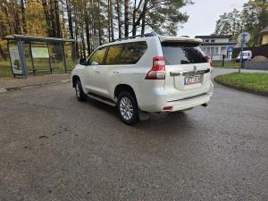 Balts Toyota Land Cruiser 2016 Alīta, ar dzinēja tilpumu 2.76 L un nobraukumu 165 tūkst. km par 31000 €, foto 4 vietnē AUTOMOTO.COM.LV