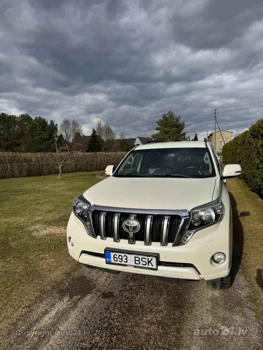 Balts Toyota Land Cruiser 2016 Tallina, ar dzinēja tilpumu 2.80 L un nobraukumu 285 tūkst. km par 32000 €, foto 3 vietnē AUTOMOTO.COM.LV