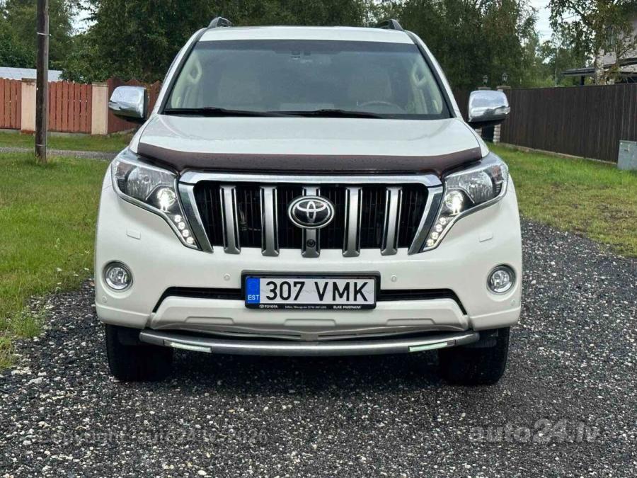 Balts Toyota Land Cruiser 2016 Tallina, ar dzinēja tilpumu 2.80 L un nobraukumu 155 tūkst. km par 32500 €, foto 3 vietnē AUTOMOTO.COM.LV