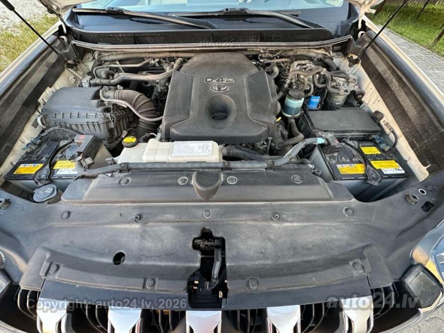 Balts Toyota Land Cruiser 2016 Tallina, ar dzinēja tilpumu 2.80 L un nobraukumu 155 tūkst. km par 32500 €, foto 10 vietnē AUTOMOTO.COM.LV
