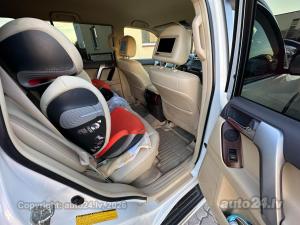 Balts Toyota Land Cruiser 2016 Tallina, ar dzinēja tilpumu 2.80 L un nobraukumu 155 tūkst. km par 32500 €, foto 16 vietnē AUTOMOTO.COM.LV