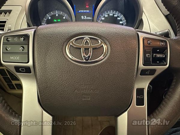 Toyota Land Cruiser 2016 Tallina vietnÄ Balts Toyota Land Cruiser 2016 Tallina, ar dzinÄja tilpumu 2.80 L un nobraukumu 160 tÅ«kst. km par 31000 ā¬, foto 10 vietnÄ AUTOMOTO.COM.LV
