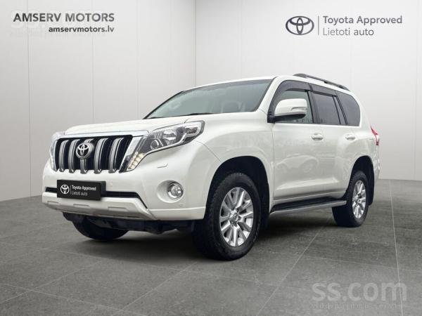 White Toyota Land Cruiser 2017 in Riga, with an engine capacity of 2.80 L and mileage of 106 thousand km for 34900 €, photo 1 on AUTOMOTO.COM.LV