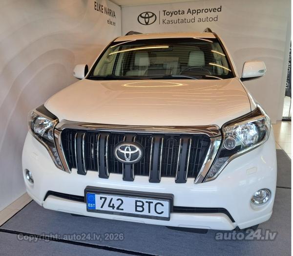 Balts Toyota Land Cruiser 2017 Narva, ar dzinēja tilpumu 2.76 L un nobraukumu 127 tūkst. km par 34900 €, foto 5 vietnē AUTOMOTO.COM.LV