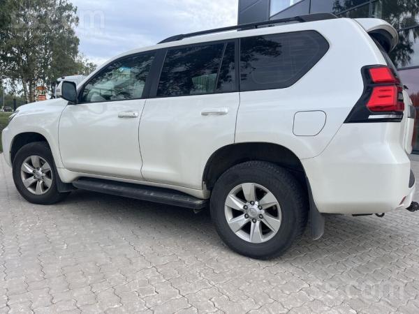 Balts Toyota Land Cruiser 2017 Rīga, ar dzinēja tilpumu 2.80 L un nobraukumu 262 tūkst. km par 37500 €, foto 7 vietnē AUTOMOTO.COM.LV