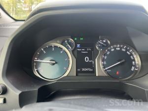 Balts Toyota Land Cruiser 2017 Rīga, ar dzinēja tilpumu 2.80 L un nobraukumu 262 tūkst. km par 37500 €, foto 9 vietnē AUTOMOTO.COM.LV