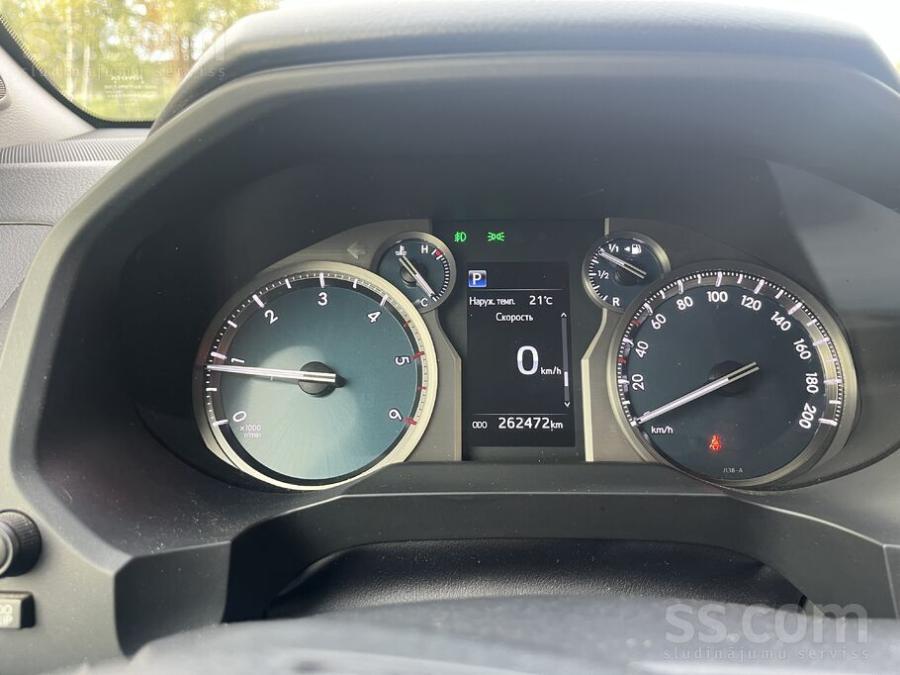Balts Toyota Land Cruiser 2017 Rīga, ar dzinēja tilpumu 2.80 L un nobraukumu 262 tūkst. km par 37500 €, foto 9 vietnē AUTOMOTO.COM.LV