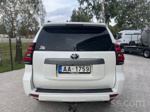 Balts Toyota Land Cruiser 2017 Rīga, ar dzinēja tilpumu 2.80 L un nobraukumu 262 tūkst. km par 37500 €, foto 10 vietnē AUTOMOTO.COM.LV