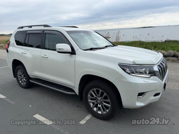 Balts Toyota Land Cruiser 2018 Tallina, ar dzinēja tilpumu 2.80 L un nobraukumu 157 tūkst. km par 48000 €, foto 7 vietnē AUTOMOTO.COM.LV