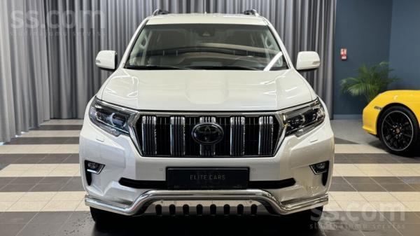 Balts Toyota Land Cruiser 2018 Rīga, ar dzinēja tilpumu 2.80 L un nobraukumu 107 tūkst. km par 41990 €, foto 2 vietnē AUTOMOTO.COM.LV