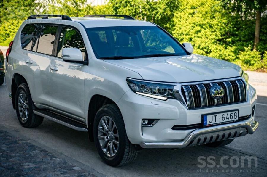 Balts Toyota Land Cruiser 2018 Rīga, ar dzinēja tilpumu 2.80 L un nobraukumu 109 tūkst. km par 42990 €, foto 4 vietnē AUTOMOTO.COM.LV