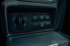 Balts Toyota Land Cruiser 2018 Rīga, ar dzinēja tilpumu 2.80 L un nobraukumu 109 tūkst. km par 42990 €, foto 20 vietnē AUTOMOTO.COM.LV