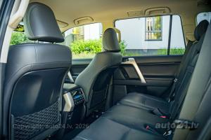 White Toyota Land Cruiser 2018 in Riga, with an engine capacity of 2.80 L and mileage of 109 thousand km for 42990 €, photo 28 on AUTOMOTO.COM.LV