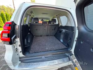 Balts Toyota Land Cruiser 2018 Pērnava, ar dzinēja tilpumu 2.80 L un nobraukumu 235 tūkst. km par 38900 €, foto 10 vietnē AUTOMOTO.COM.LV