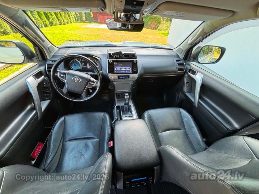 Balts Toyota Land Cruiser 2018 Pērnava, ar dzinēja tilpumu 2.80 L un nobraukumu 235 tūkst. km par 38900 €, foto 14 vietnē AUTOMOTO.COM.LV