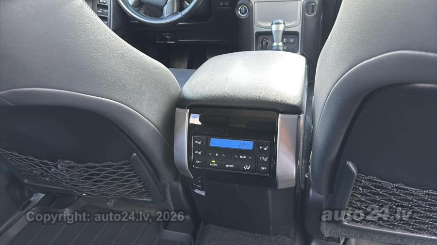 Balts Toyota Land Cruiser 2018 Pērnava, ar dzinēja tilpumu 2.80 L un nobraukumu 235 tūkst. km par 38900 €, foto 15 vietnē AUTOMOTO.COM.LV