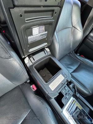 Balts Toyota Land Cruiser 2018 Pērnava, ar dzinēja tilpumu 2.80 L un nobraukumu 235 tūkst. km par 38900 €, foto 16 vietnē AUTOMOTO.COM.LV