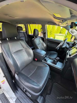 Balts Toyota Land Cruiser 2018 Pērnava, ar dzinēja tilpumu 2.80 L un nobraukumu 235 tūkst. km par 38900 €, foto 17 vietnē AUTOMOTO.COM.LV