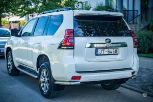 Balts Toyota Land Cruiser 2018 Rīga, ar dzinēja tilpumu 2.76 L un nobraukumu 109 tūkst. km par 42990 €, foto 7 vietnē AUTOMOTO.COM.LV