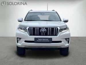 White Toyota Land Cruiser 2019 in Klaipeda, with an engine capacity of 2.76 L and mileage of 104 thousand km for 41000 €, photo 6 on AUTOMOTO.COM.LV
