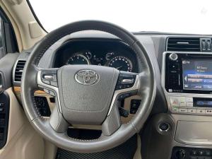White Toyota Land Cruiser 2019 in Klaipeda, with an engine capacity of 2.76 L and mileage of 104 thousand km for 41000 €, photo 10 on AUTOMOTO.COM.LV