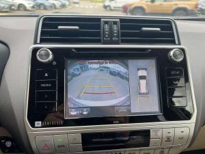 White Toyota Land Cruiser 2019 in Klaipeda, with an engine capacity of 2.76 L and mileage of 104 thousand km for 41000 €, photo 15 on AUTOMOTO.COM.LV