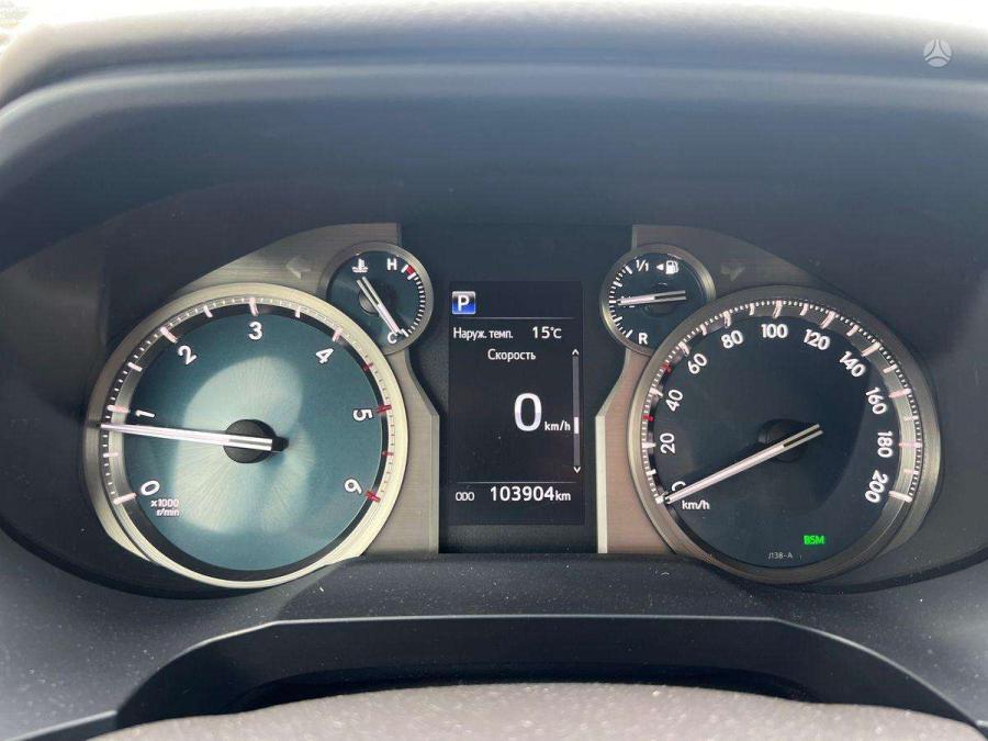 White Toyota Land Cruiser 2019 in Klaipeda, with an engine capacity of 2.76 L and mileage of 104 thousand km for 41000 €, photo 22 on AUTOMOTO.COM.LV
