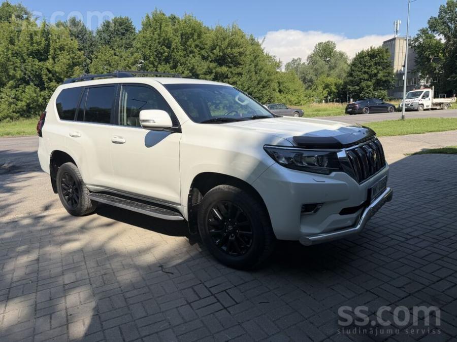 Белый Тойота Ленд Крузер 2020 в Рига, объемом двигателя 2.80 л и пробегом 125 тыс. км за 45000 €, фото 7 на AUTOMOTO.COM.LV