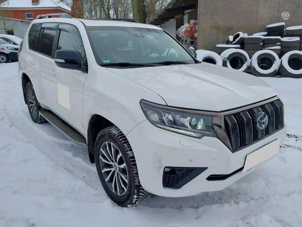 Balts Toyota Land Cruiser 2021 Viļņa, ar dzinēja tilpumu 2.76 L un nobraukumu 232 tūkst. km par 40690 €, foto 5 vietnē AUTOMOTO.COM.LV