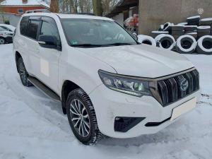 Balts Toyota Land Cruiser 2021 Viļņa, ar dzinēja tilpumu 2.76 L un nobraukumu 232 tūkst. km par 40690 €, foto 5 vietnē AUTOMOTO.COM.LV