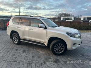 Balts Toyota Land Cruiser 2021 Tallina, ar dzinēja tilpumu 2.80 L un nobraukumu 127 tūkst. km par 52900 €, foto 2 vietnē AUTOMOTO.COM.LV