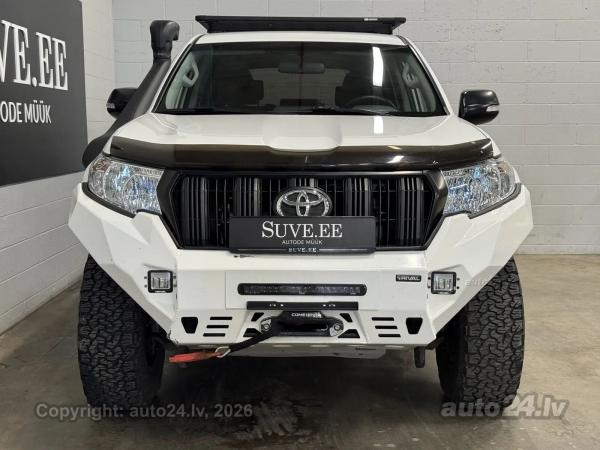 Toyota Land Cruiser 2021 Tallina vietnÄ Balts Toyota Land Cruiser 2021 Tallina, ar dzinÄja tilpumu 2.80 L un nobraukumu 22 tÅ«kst. km par 54995 ā¬, foto 7 vietnÄ AUTOMOTO.COM.LV