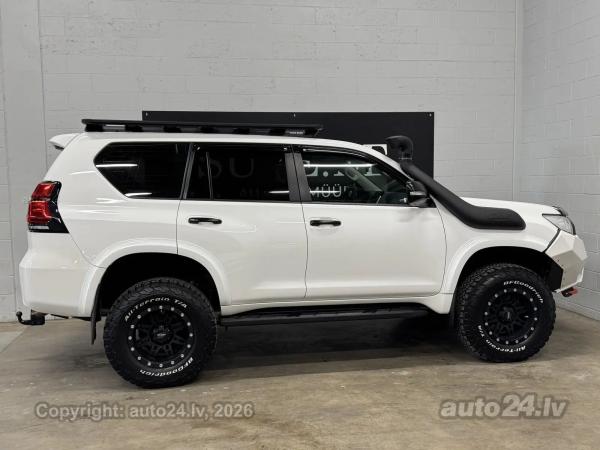 Toyota Land Cruiser 2021 Tallina vietnÄ Balts Toyota Land Cruiser 2021 Tallina, ar dzinÄja tilpumu 2.80 L un nobraukumu 22 tÅ«kst. km par 54995 ā¬, foto 11 vietnÄ AUTOMOTO.COM.LV