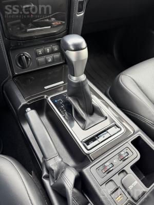 Balts Toyota Land Cruiser 2021 Rīga, ar dzinēja tilpumu 2.80 L un nobraukumu 128 tūkst. km par 50000 €, foto 7 vietnē AUTOMOTO.COM.LV