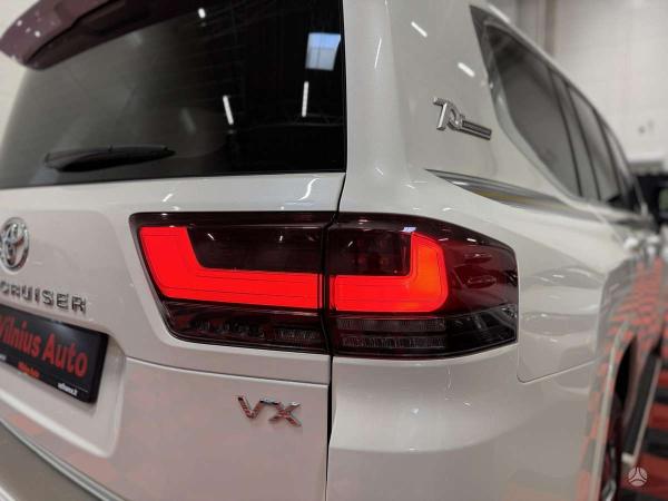 Balts Toyota Land Cruiser 2022 Viļņa, ar dzinēja tilpumu 4.00 L un nobraukumu 38 tūkst. km par 99900 €, foto 11 vietnē AUTOMOTO.COM.LV