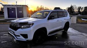 Balts Toyota Land Cruiser 2022 Rīga, ar dzinēja tilpumu 2.80 L un nobraukumu 79 tūkst. km par 64500 €, foto 3 vietnē AUTOMOTO.COM.LV