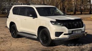 White Toyota Land Cruiser 2022 in Riga, with an engine capacity of 2.80 L and mileage of 79 thousand km for 49999 €, photo 3 on AUTOMOTO.COM.LV
