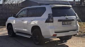 White Toyota Land Cruiser 2022 in Riga, with an engine capacity of 2.80 L and mileage of 79 thousand km for 49999 €, photo 5 on AUTOMOTO.COM.LV